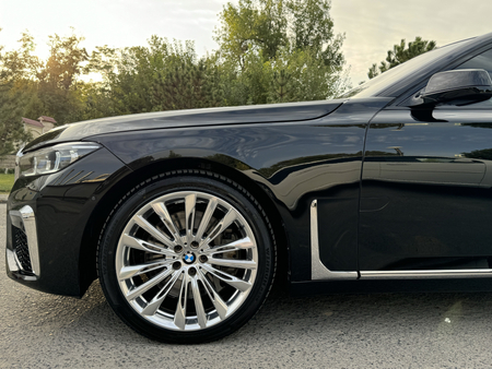 Продается своя BMW 7 series