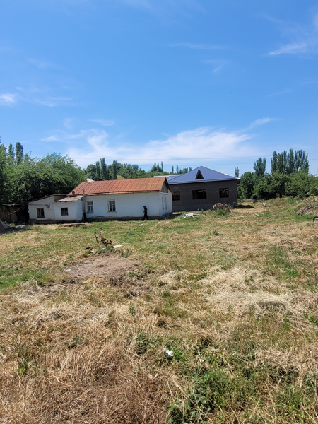Уи сотилади 28 соток
