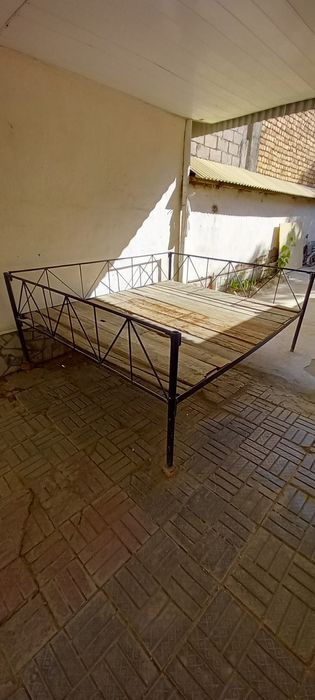 Каравот сотилади ховлига. Продам дворовую кровать.
