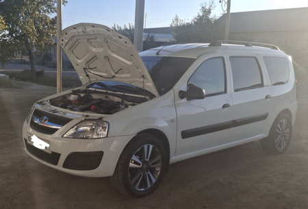Lada Largus moshina sotiladi