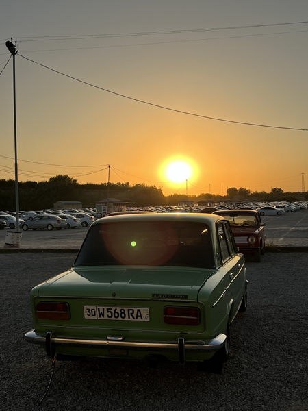 Vaz 2103 sotiladi