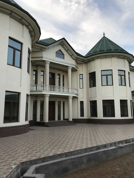 Продаётся Два Дома на Огромном Участке. Идеально для Бизнеса