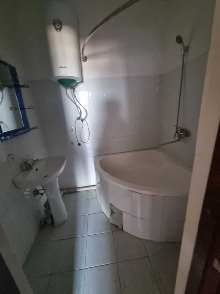 Uy sotiladi Holati yaxshi