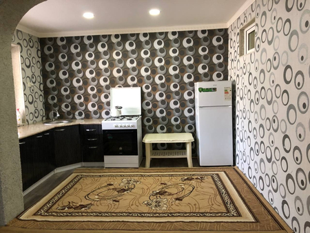 Продаю пяти комнатный коттедж, центр город Гулистан, 2 ой микрорайон