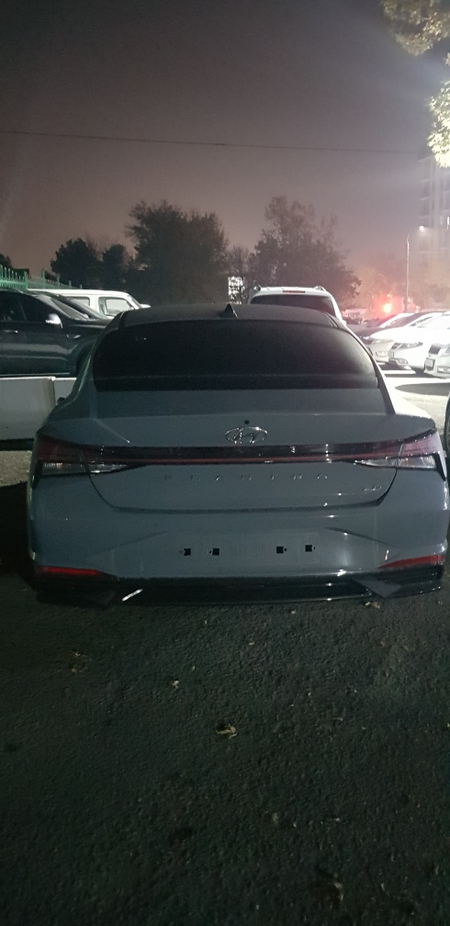 Hyundai Elantra 2.0 litr  2022 yil eng full pozitsiya