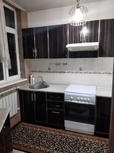 Сдается в аренду 3 ком Яккас. р-н. Ул. Бобура ор-р.Яккасарайское ровд