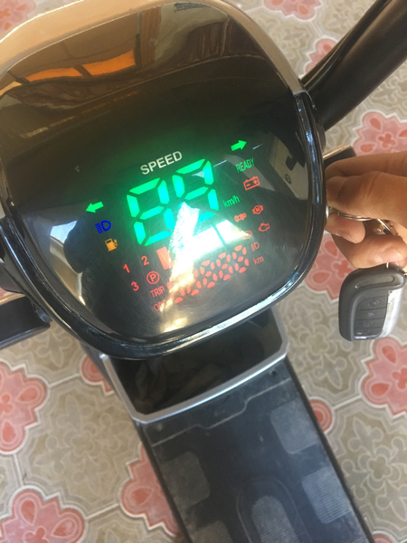 Electro Skuter Sotiladi