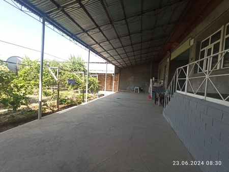 Nazarbekda uy sotiladi