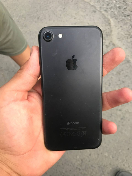 Iphone 7 с гарантю