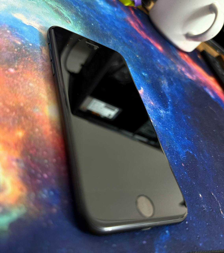 iPhone SE (2022)