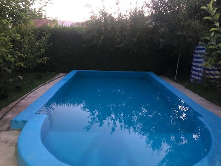 Dacha oilaviy va doʻstlar davrasida dam olishingiz uchun bez makler!