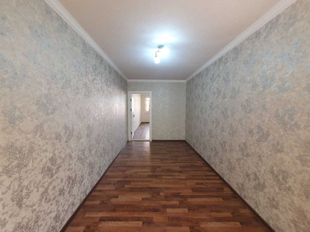 Срочно! Продается 2х ком.кв с новым ремонтом на 3м этаже Микрорайон!