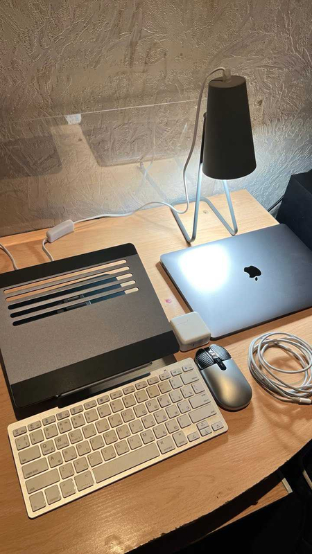 MacBook Air 13.3 COREi5 2020 8/512