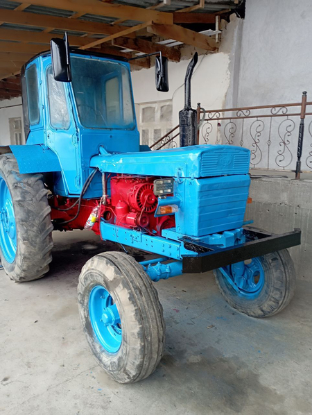 Traktor 28sotiladi
