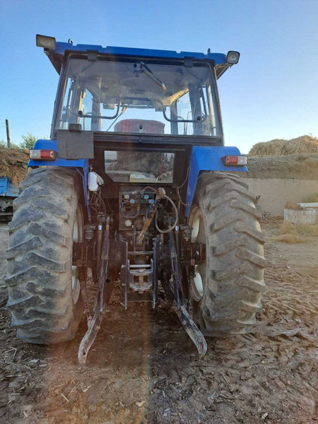 New Holland Tes135