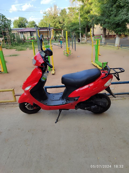 Skuter sotiladi 80 cubli zarurat uchun