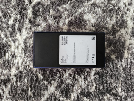VIVO 23 8/128, чёрный