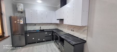 Oshxona mebeli 1 metri rasmdegi 2.8 mln