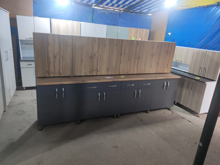 Kuxinniy mebel navesnoy