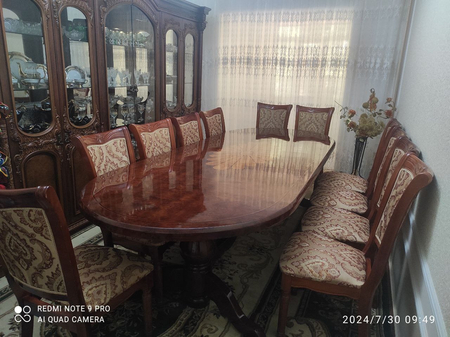 Продается стенка стол и 12 стульев