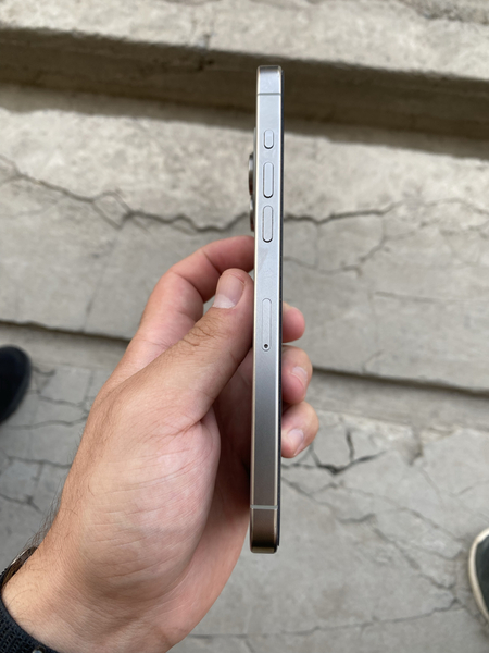 Iphone 15 pro max titan