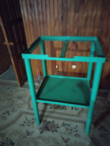 Тумба подставка железная