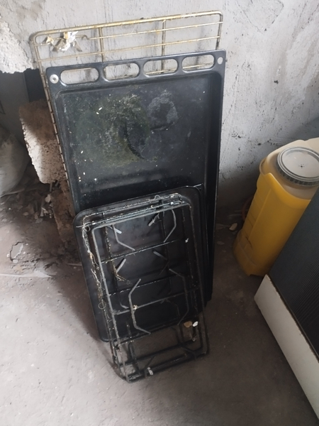 Продаю газплиту 5ти комфортную с духовкой indesit