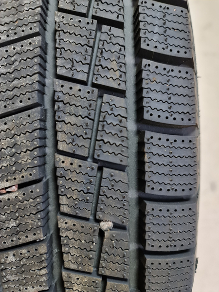Зимние шины 215/70 R15 Новые не езженые.