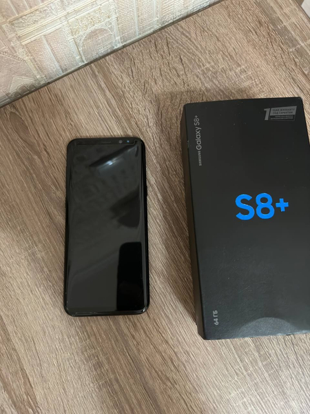 Samsung S 8+ в отличном состоянии коробка документы есть