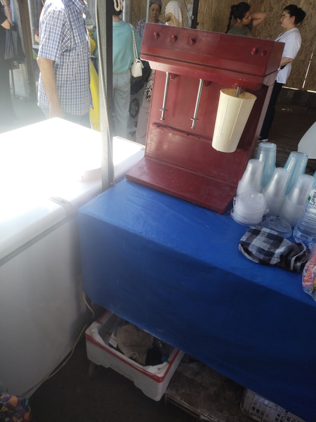 Kokteyl apparat rassiyaniki hamma joyi ishlidi