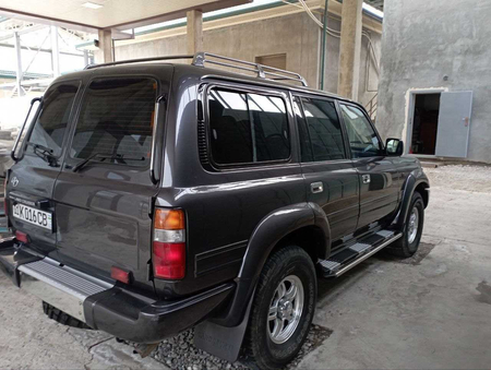 Легендарная Toyota Land Cruiser 80