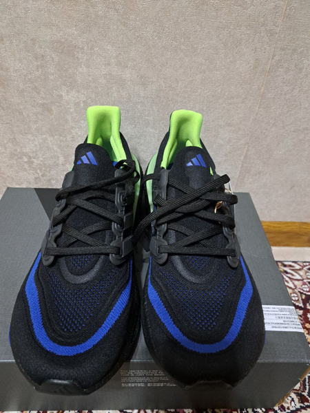 Кроссовка оригинал adidas 44