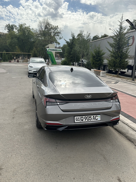 Hyundai Elantra 2021