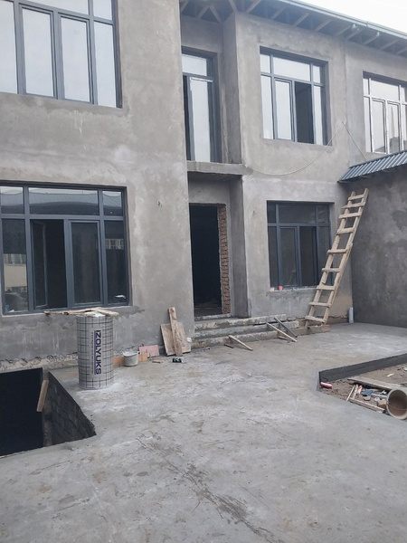 Nazarbek Uvhaska sotiladi 3 sotix Postdan 1,5 km