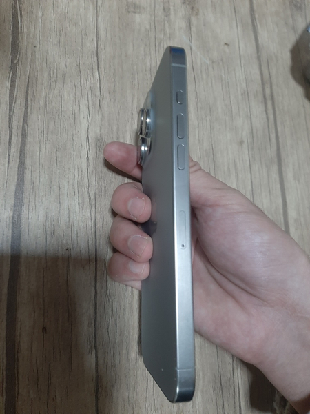 Iphone 15 pro max 256 gb sotiladi