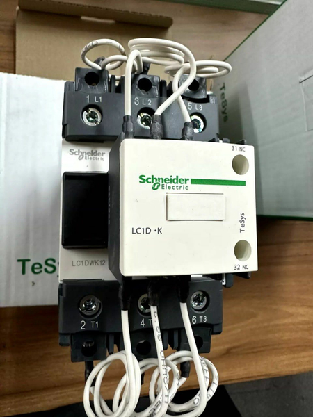 Schneider Electric SR2B121FU
 
Schneider Electric  SR2A201FU