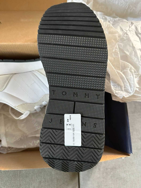 Обувь от Tommy Hilfiger