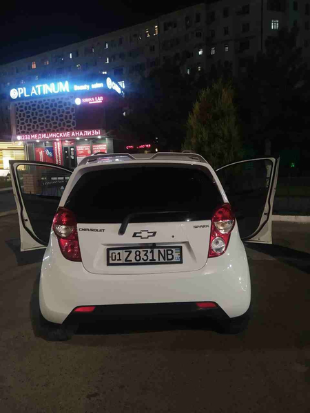 Chevrolet spark.