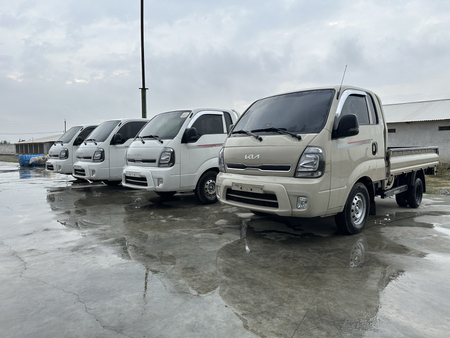 KIA BONGO 3 full option