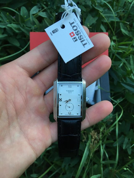 Tissot 1853 Diplomat Soat watch chasi sotiladi.