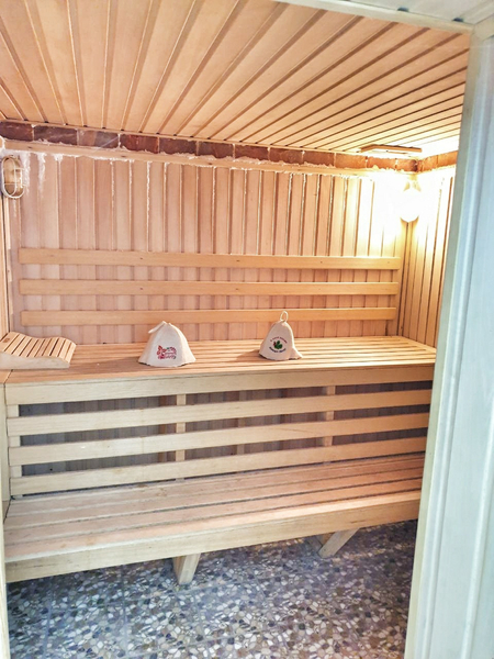 Продается дача , 4 сотка . Озеро ОРОМ .