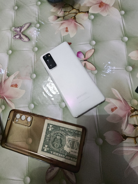 Samsung galaxy s 20 FE 6/128