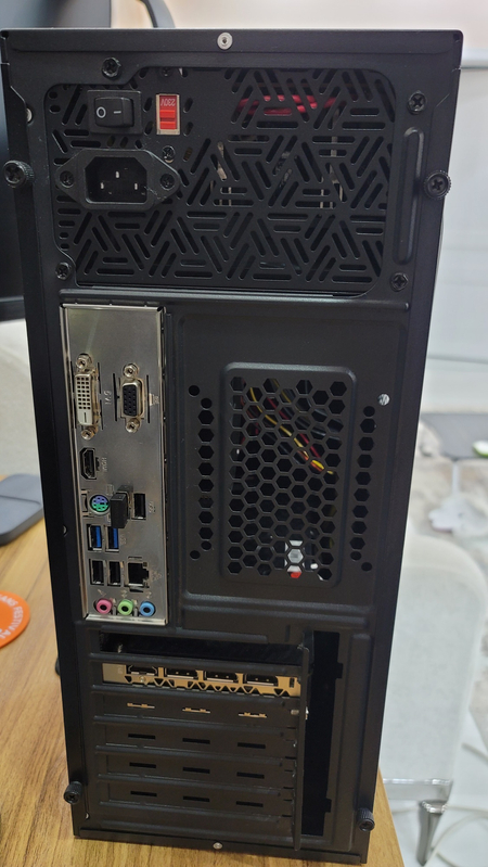 Продам свой Компьютер(Кейс)  Core i3 10100F/AMD RX 580 8GB/ DDR 4 16GB