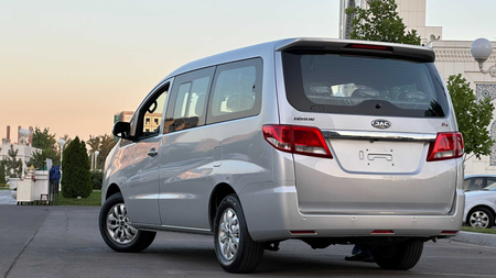 JAc m4 2023 kia karnival