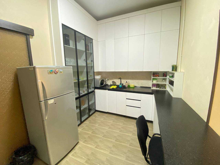 Продам здание вдоль дороги, ул К. Бешагач, 3,5 сот 790м2 с ремонтом