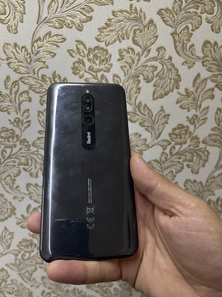 Redmi 8. 64 gb.      .