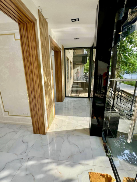 Продаю Своя Hi-Tech Office Мирабад Ул.Лисунова Вдоль Дороги 90м2.