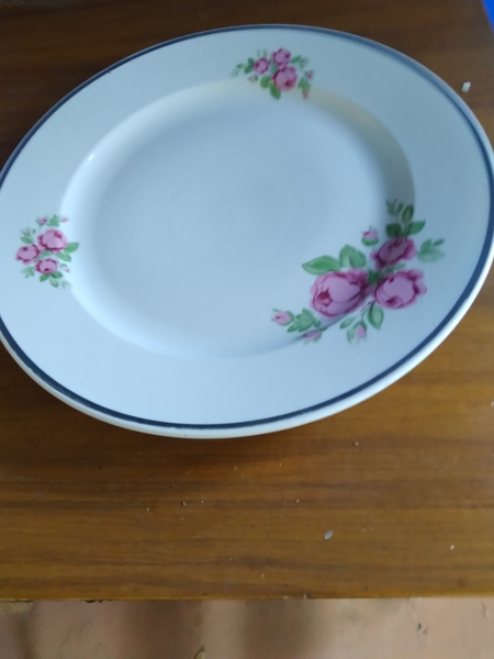 Продам посуду,мойку,миксер.