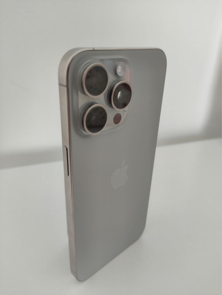 iPhone 15 promax (titanium)