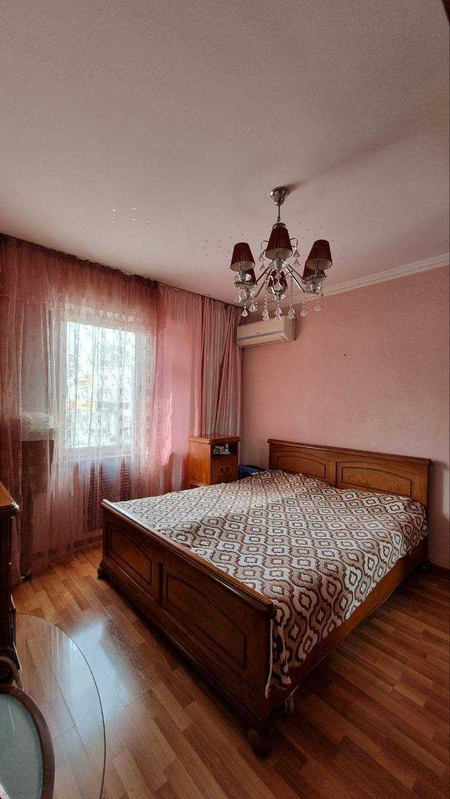 Продаётся 77-серия 2/2/4 Центр 58 м2 м-в. Госпитальный Ойбек Нукусская